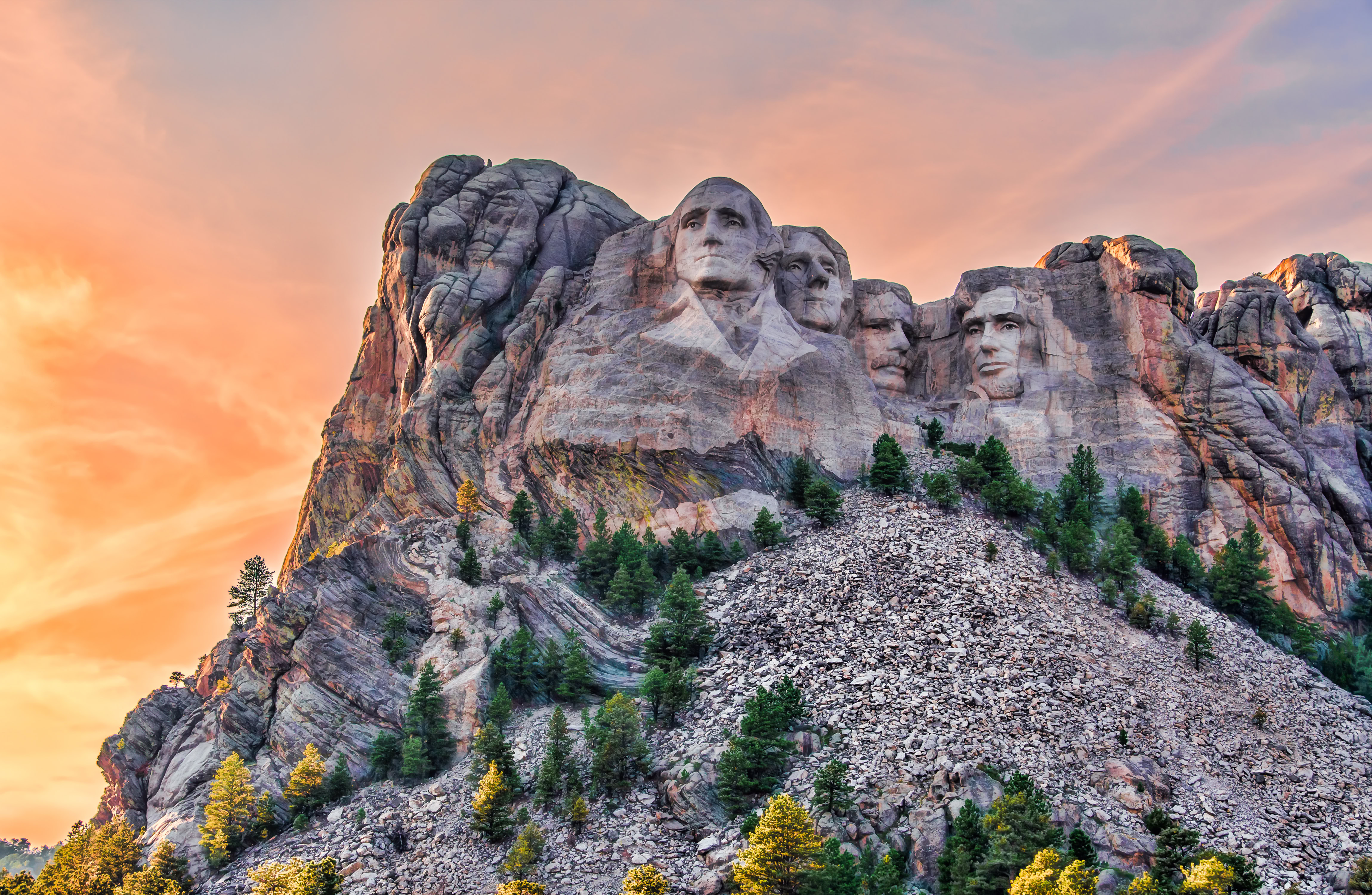 ICONIC MOUNT RUSHMORE | Keystone, SD - Luxury Guide USA