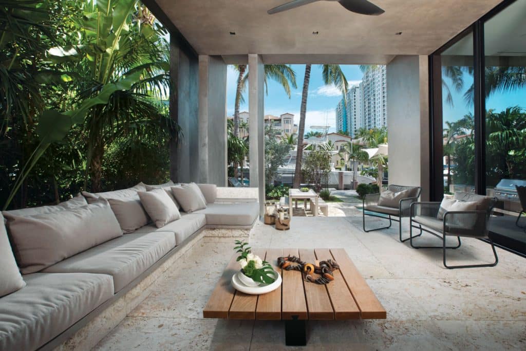 Sunset Islands Neighborhood Guide
